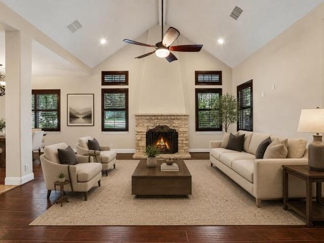 101 N Meadowlark St, Lakeway, TX 78734
