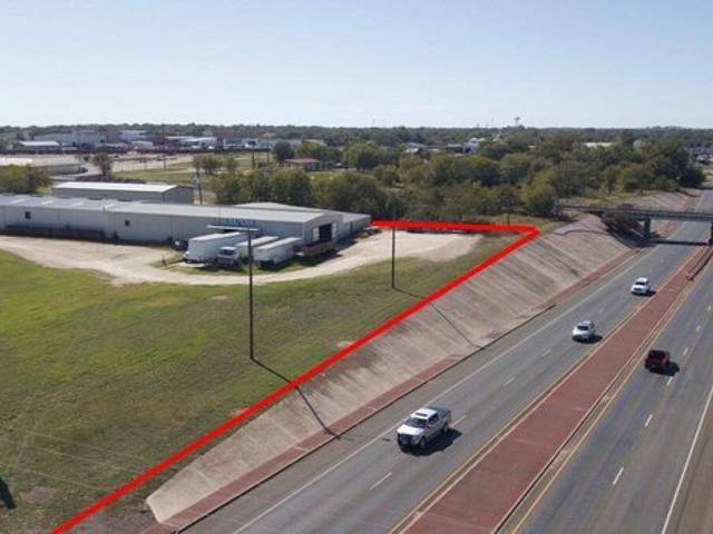 101 NE 01st St, McGregor, TX 76657