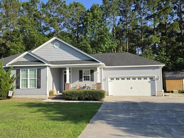 101 Neptune Ct, Havelock, NC 28532