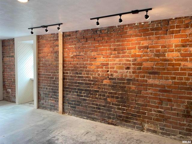 101 S 16TH Street