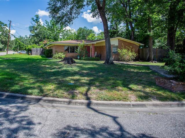 101 S Woodsway Street E