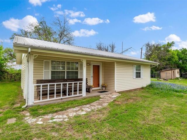 101 S Frio Ct, Weatherford, TX 76087