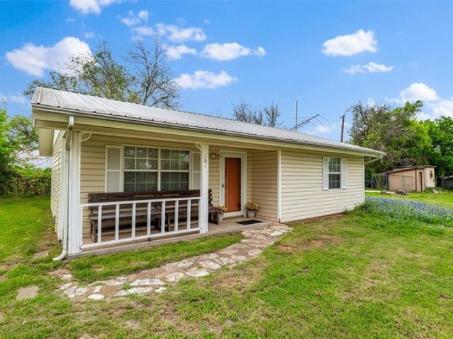 101 S Frio Ct, Weatherford, TX 76087