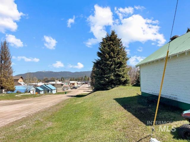 101 S Hillcrest Rd