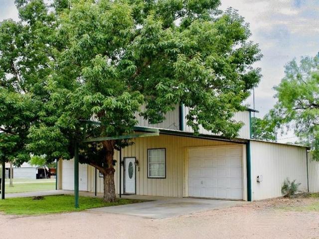 101 S Loop Dr, Brady, TX 76825
