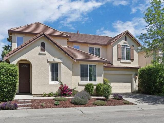 101 S Pinnacles Cir, Sacramento, CA 95835