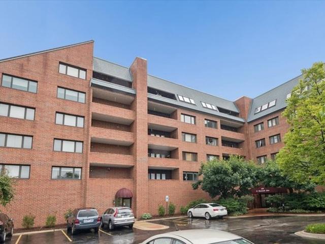 101 S Summit Ave Unit 512, Park Ridge, IL 60068