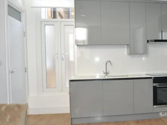 101 Saint John's Hill, London, SW11 1SG, United Kingdom | 2 bed apartment for rent #113847306 | Rentberry