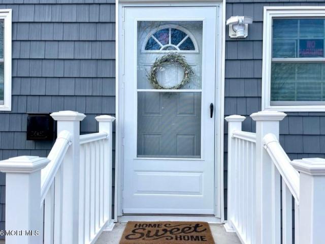 101 Seabreeze Way, Keansburg, NJ 07734 | MLS #22603 | Compass