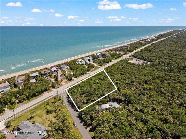 101 Seagrape Rd, Melbourne Beach, FL 32951