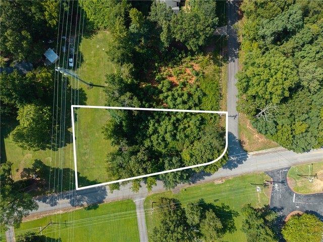 101 Stardust Ln, Clemson, SC 29631