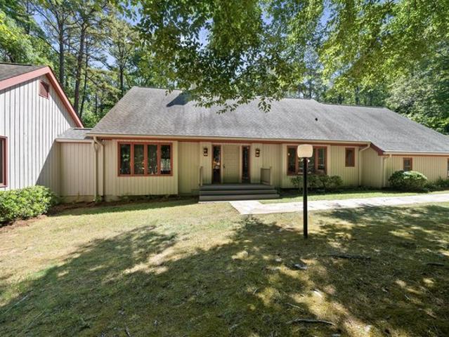 101 Stoneridge Dr, Chapel Hill, NC 27514