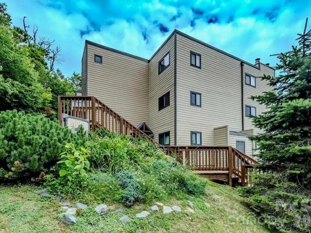 101 Sugar Ski Dr, Sugar Mountain, NC 28604