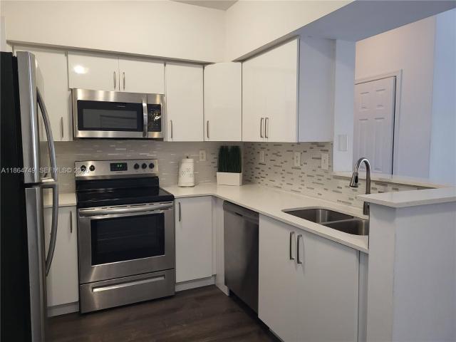 101 SW 117th Ave, Unit 7205, Pembroke Pines, FL 33025 | MLS #A11864 | Compass