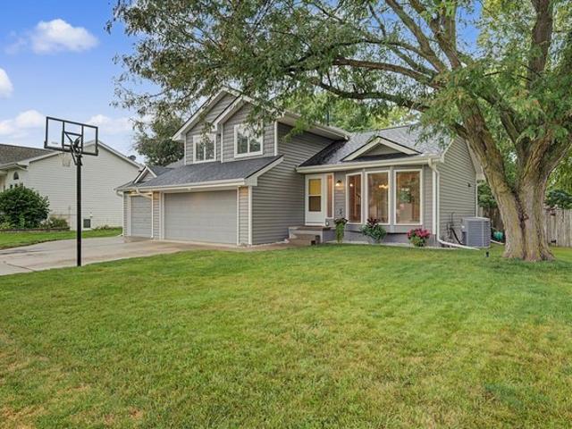101 SW Kennybrook Dr, Grimes, IA 50111