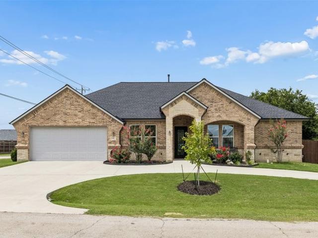 101 Sycamore Ln, Roanoke, TX 76262