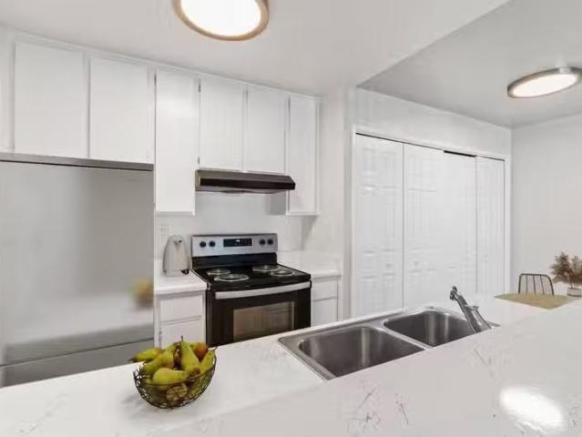 101 Parkwood Apartments