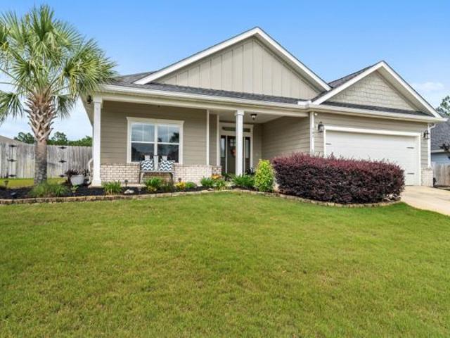 101 Pine Pointe Dr, Freeport, FL 32439