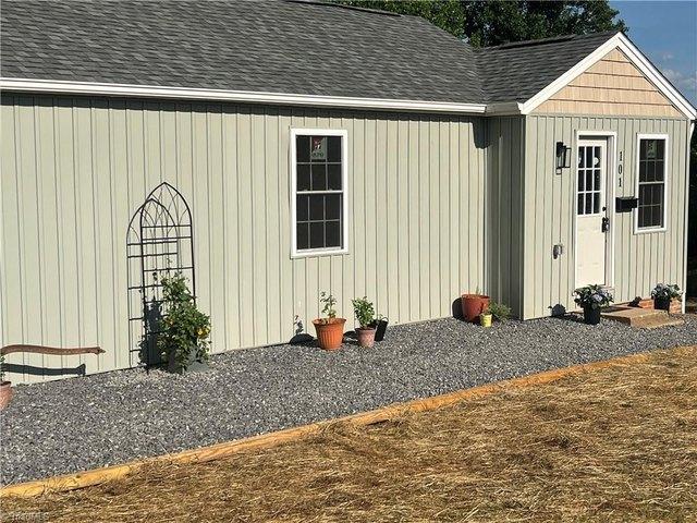 101 Pine St, Jonesville, NC 28642