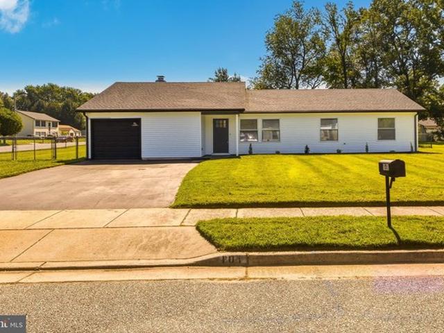 101 Primrose Ln, Carneys Point, NJ 08069