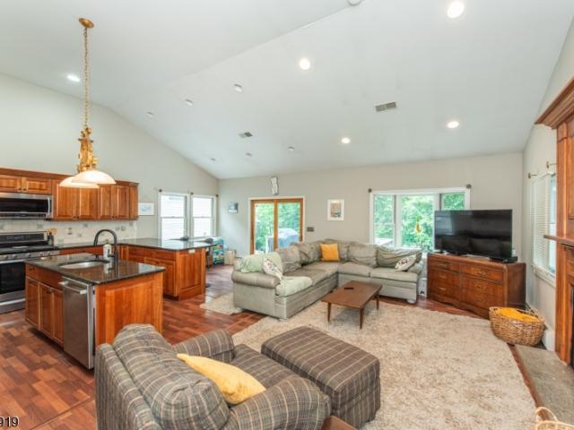 101 Rolling Ridge Rd
