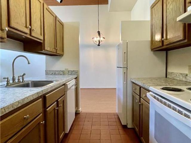 101 Race Street 102