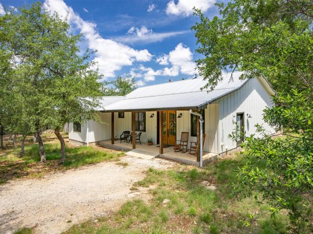 101 Rambling Oaks Dr