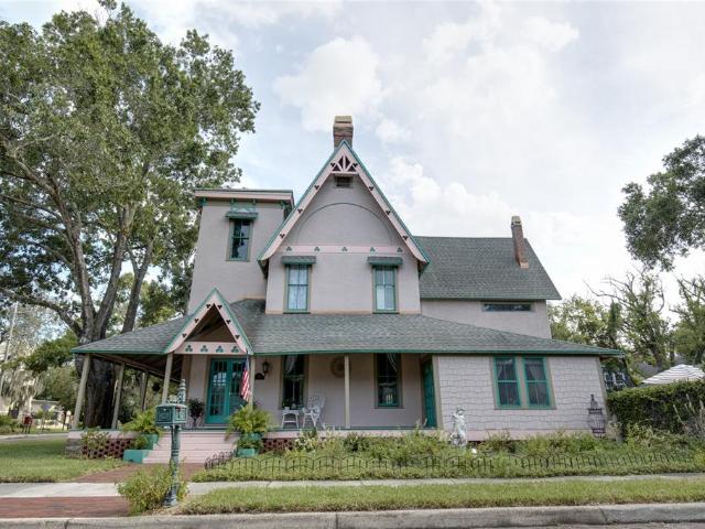101 Read St, Tarpon Springs, FL 34689 | MLS #TB8429 | Compass