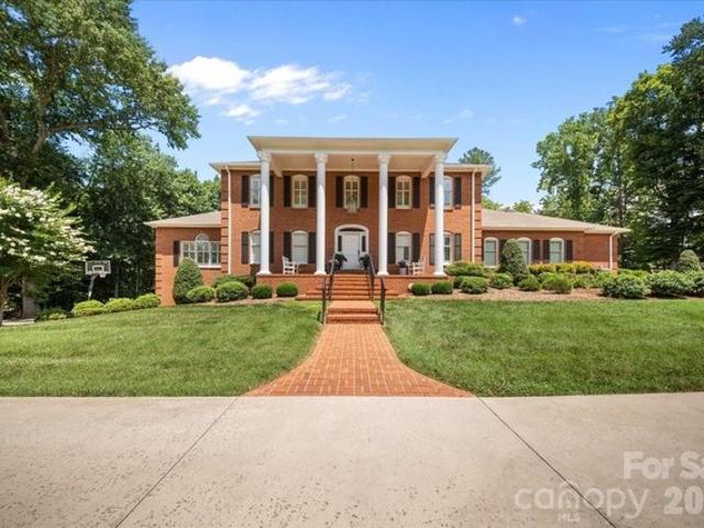 101 River Ridge Dr, Morganton, NC 28655