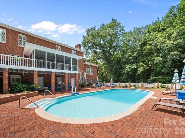 101 River Ridge Drive