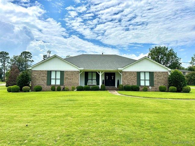 101 Russell Dr, Selma, AL 36701