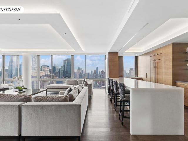 101 W 67TH Street 50DE