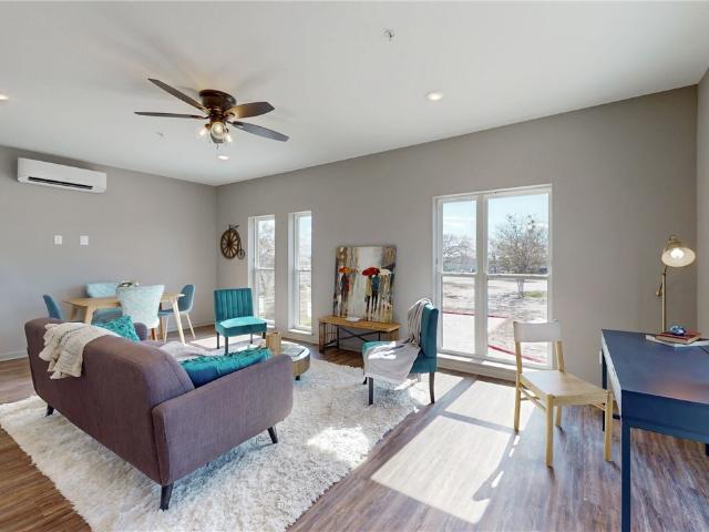 101 W 33rd Street 201
