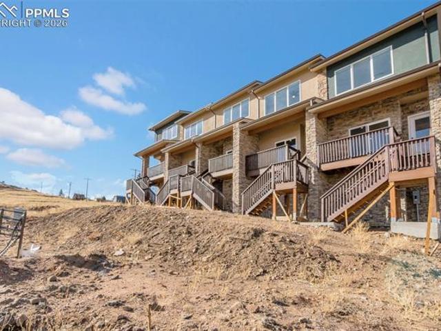 101 W Warren Avenue