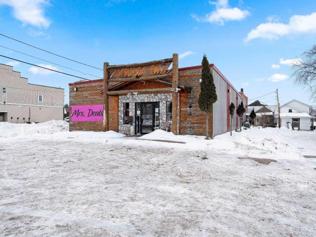 101 W Hughitt Street