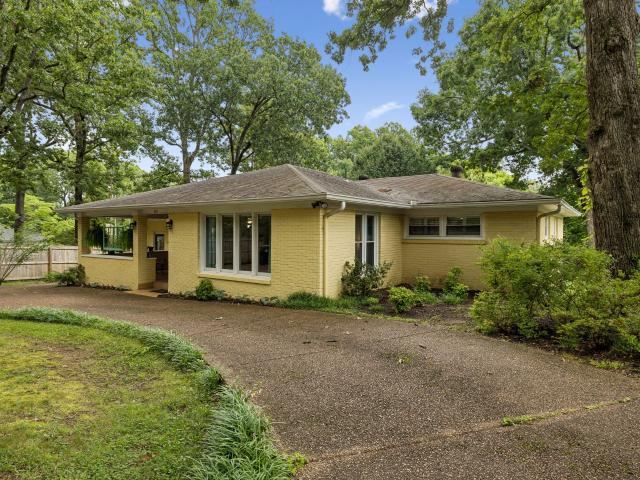 101 W Hills Terrace