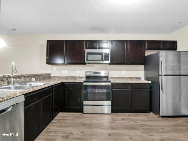 101 W Murrow Lane