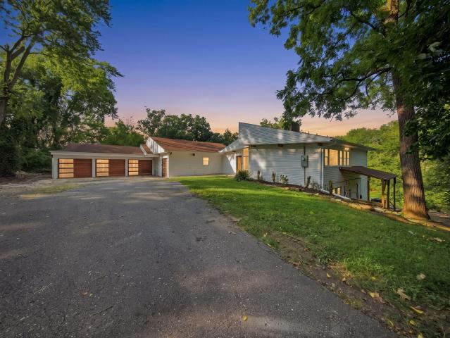 101 W Secluded Lane