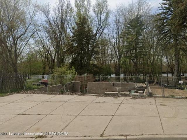 101 W Superior St, Muir, MI 48860