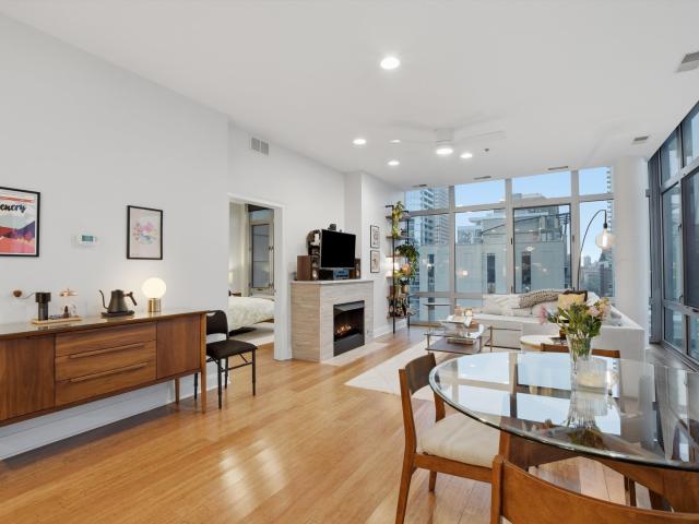 101 W Superior Street # 904
