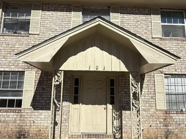 101 Woodhouse Lane, Savannah – Spacious 975 Sq Ft!