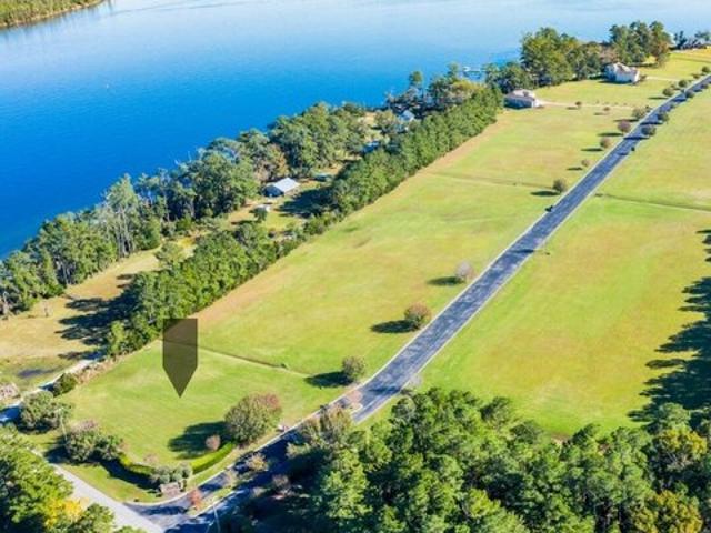 101 Waterway Rd, Havelock, NC 28532