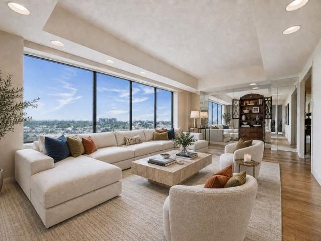 101 Westcott St Unit 905, Houston, TX 77007