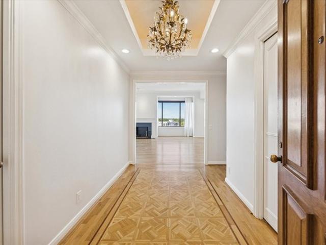 101 Westcott St Unit 1004, Houston, TX 77007