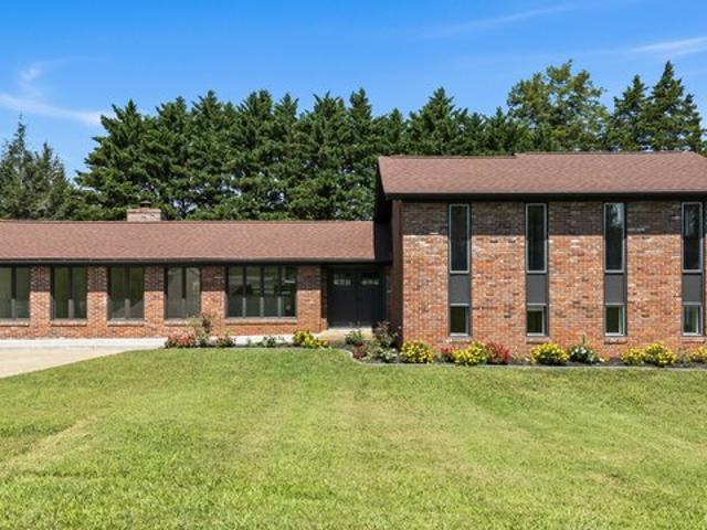 101 Westland Dr, Clinton, TN 37716