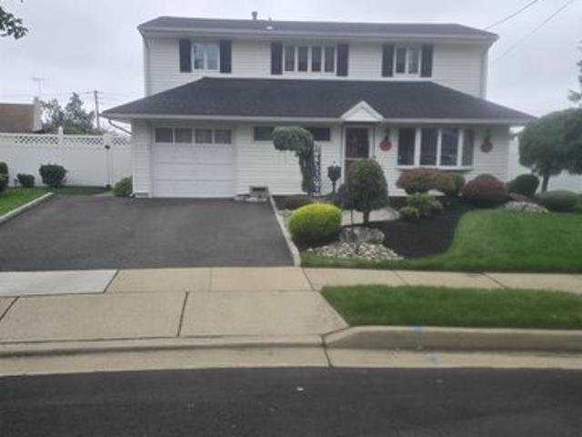 101 Whitman St, Carteret, NJ 07008