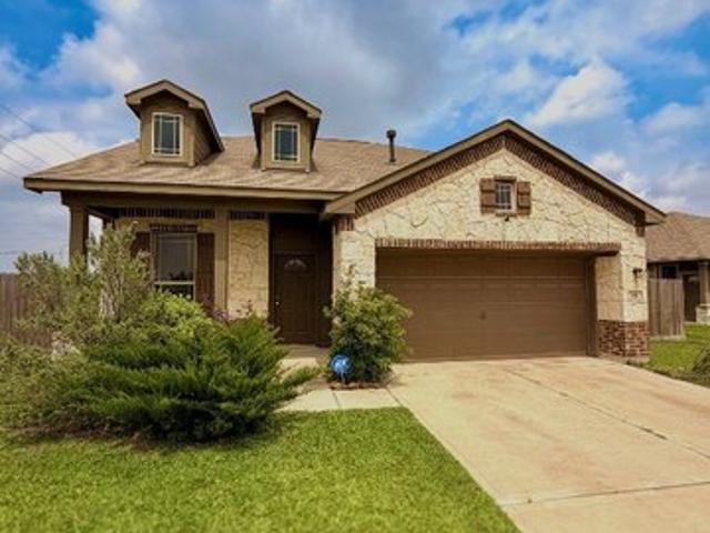 101 White Wing Ln, Sealy, TX 77474