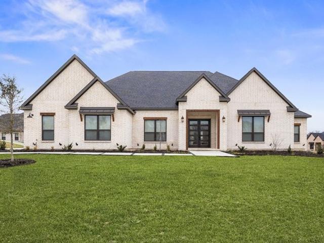 101 Wild Plum Dr, Krugerville, TX 76227