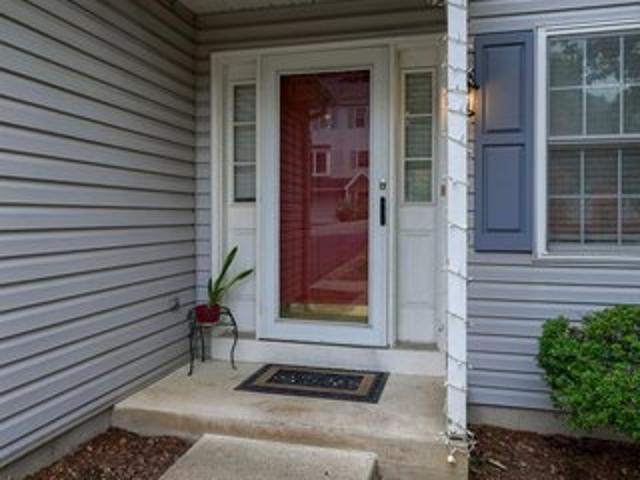 101 Topland Dr, Lancaster, PA 17601