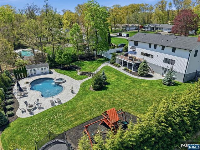 101 Tam O Shanter Drive